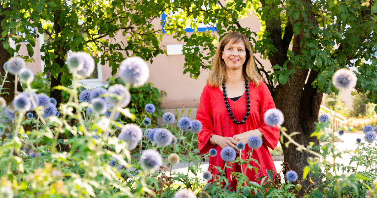Professor Linnea Karlsson studies how life events shape our health ...